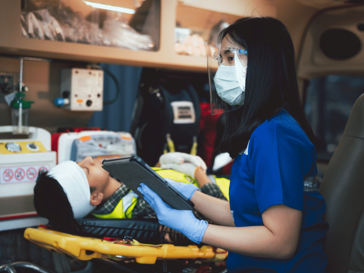 Optimize Acute Care Workflows with Customizable EHR Solutions